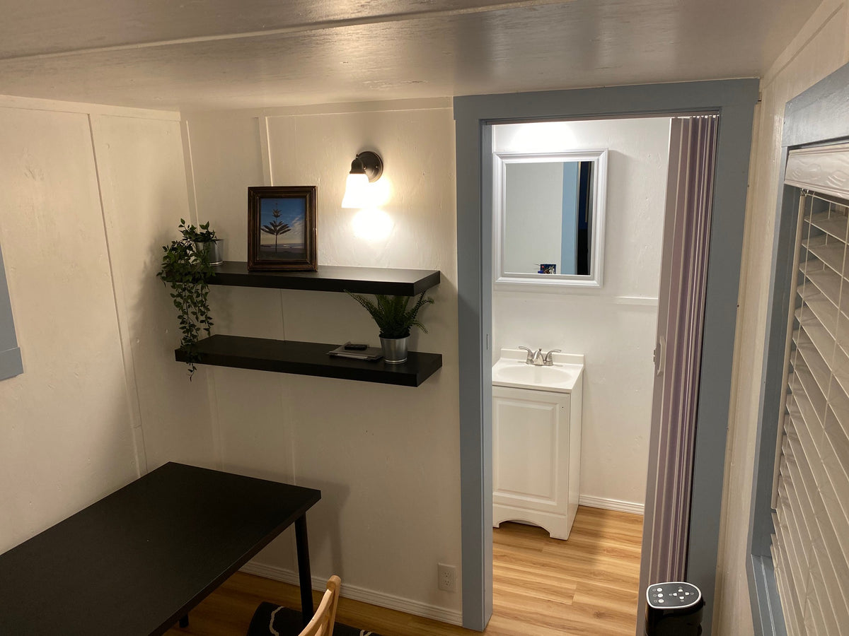 The Deluxe – Room+Wheel